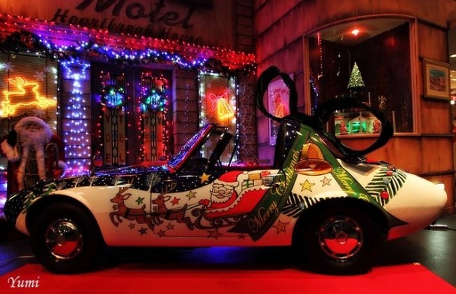 Top 5 Christmas Car Decorations | Features | CarDekho.com