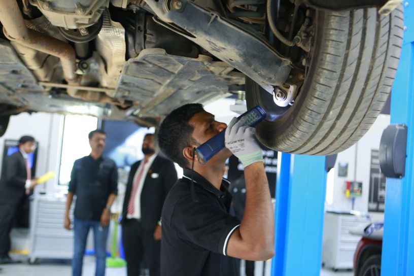 Mercedes-Benz Begins Two-Month Long Free Service Camp | CarDekho.com