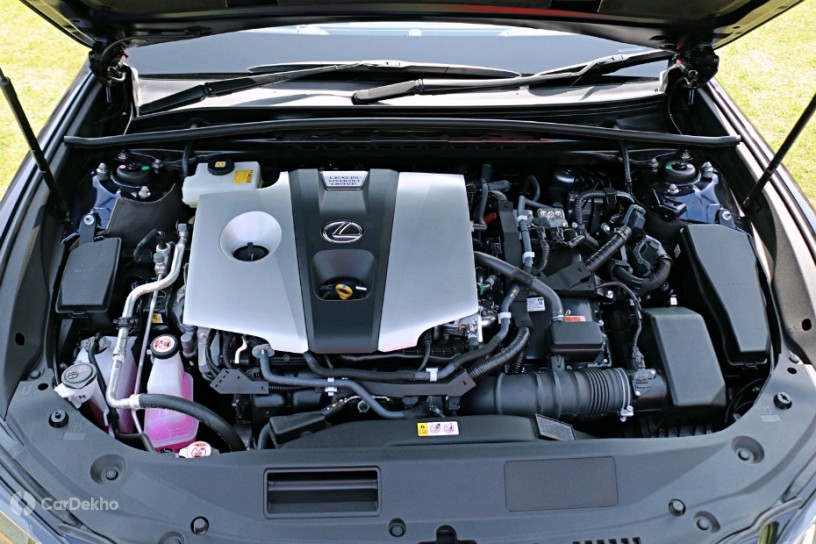 Lexus ES300h: Hits And Misses | CarDekho.com