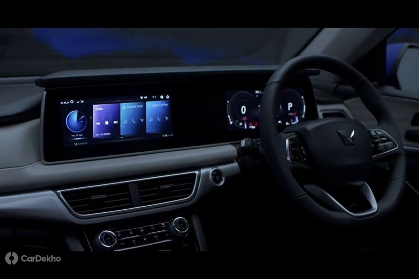 Mahindra XUV700 Interior Detailed In 20 Pics | CarDekho.com
