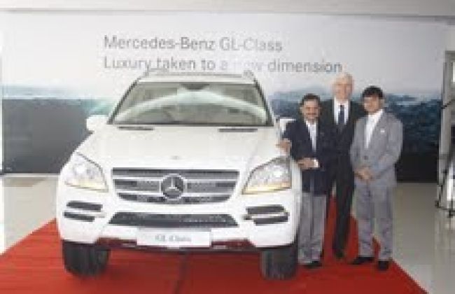 Mercedes-Benz launches two new variants of the GL-Class | CarDekho.com