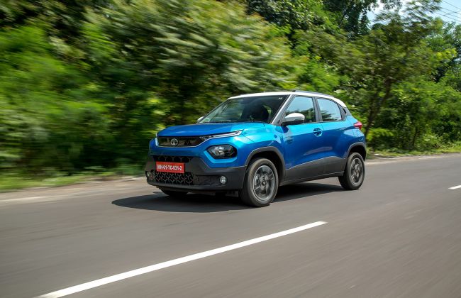 Tata Punch Automatic Mileage: Claimed vs Real | CarDekho.com