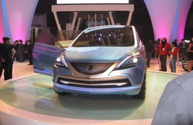 New Maruti R3 concept MPV sneaked | CarDekho.com