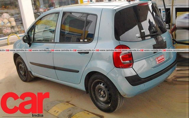 Renault Modus Hatchback spotted | CarDekho.com