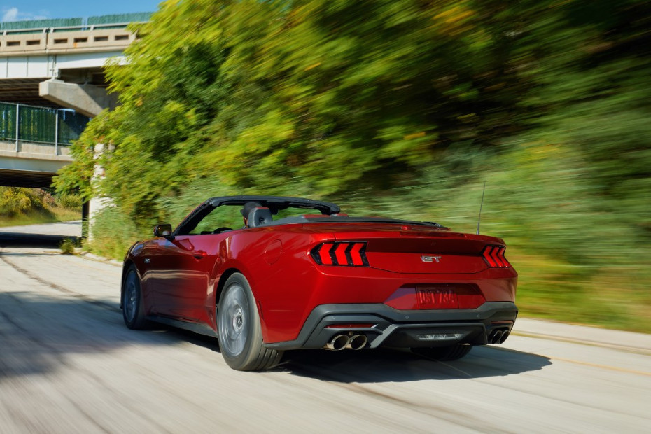 Seventh-gen Ford Mustang Unveiled! New GT Is Most Powerful One Yet ...