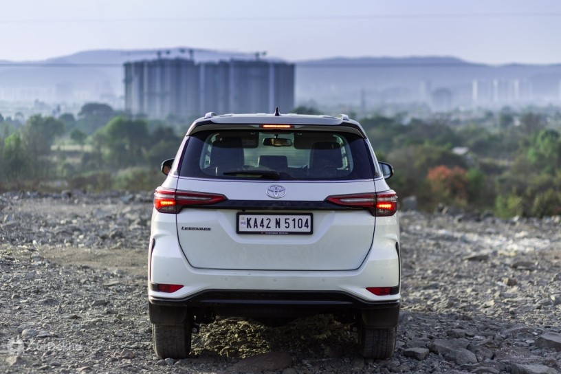 Toyota Fortuner Legender Price - Features, Images, Colours & Reviews