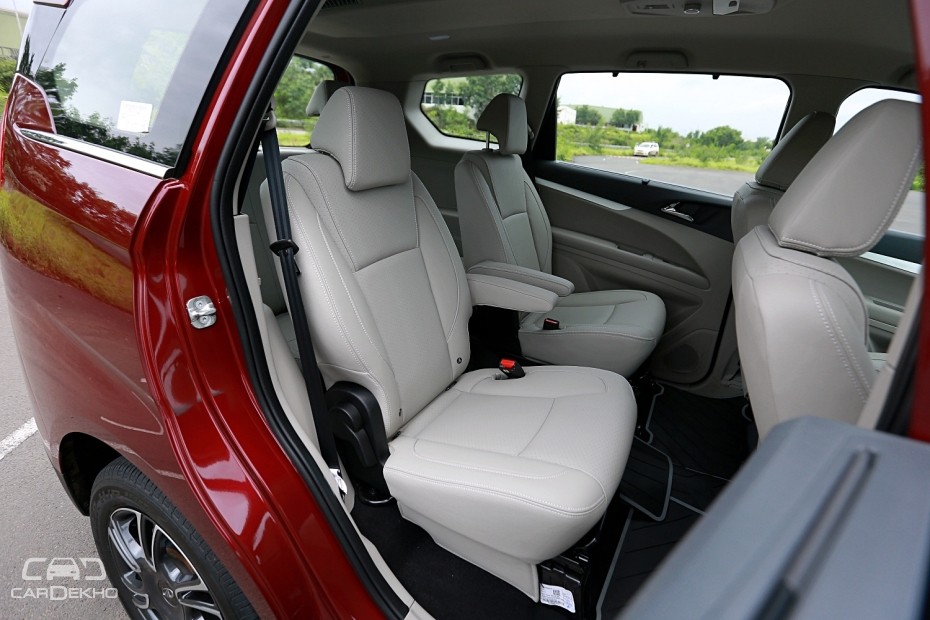 Mahindra Marazzo Price - Features, Images, Colours & Reviews