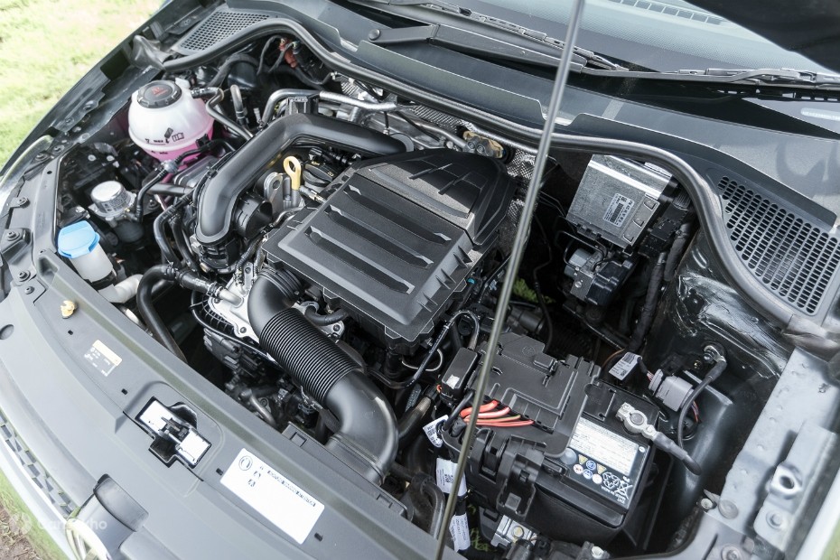 Volkswagen Polo Price, Images, Mileage, Reviews, Specs